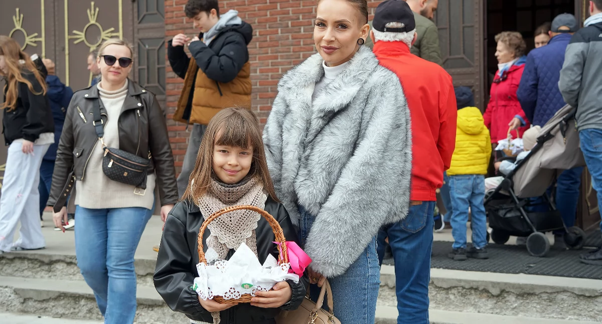 Od święconki do rezurekcji. Biskup Stepnowski z wizytą u wiernych w ...